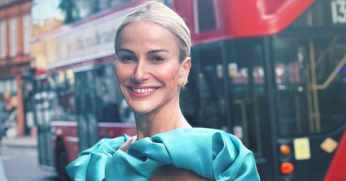 Έμιλυ Γιολίτη: Το look στην Ελβετία στο πιο viral χρώμα του χειμώνα - Ι ...