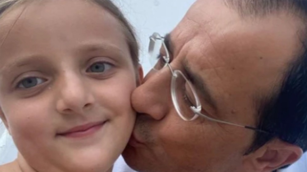 Νίκος Χριστοδουλίδης: H Σαββατιάτικη έξοδος για καφέ με την 9χρονη κόρη ...