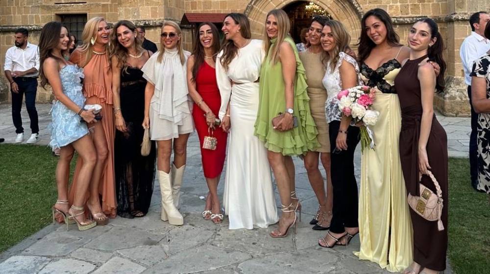 Οι εμφανίσεις που ξεχώρισαν στο γάμο της Δέσποινας Τζιαπούρα και του ...